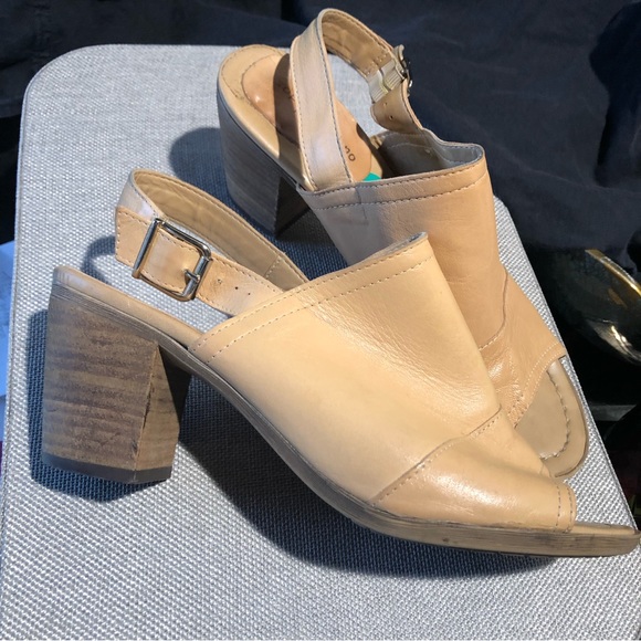 Sophia Milano | Shoes | Sophia Milano Camel Leather Sling Back Buckle ...